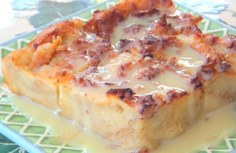Bread Pudding with Vanilla Cream Sauce | worldofcooking.net