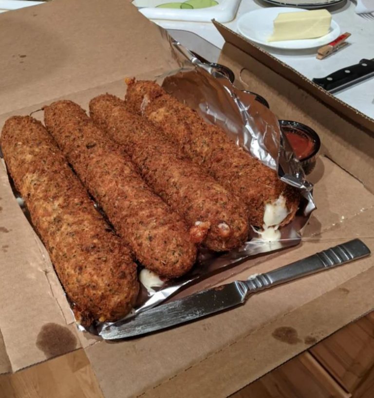 Fried Mozzarella Cheese Sticks | worldofcooking.net