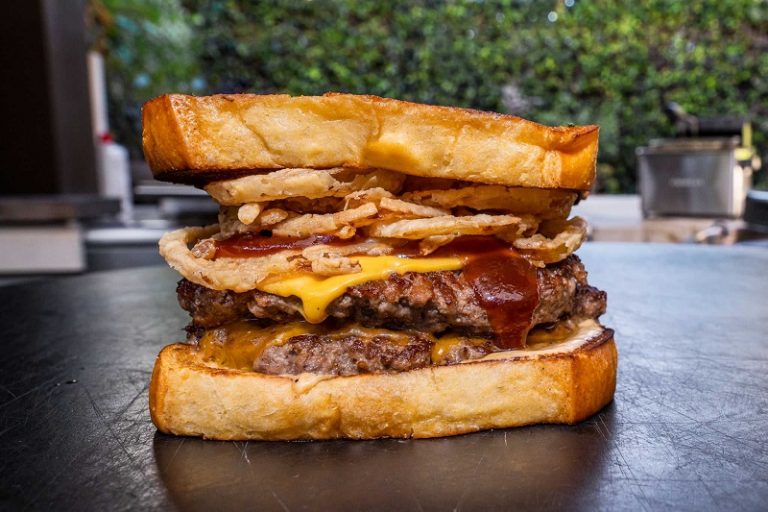 Texas Toast Garlic Bread Double Burger Recipe | worldofcooking.net
